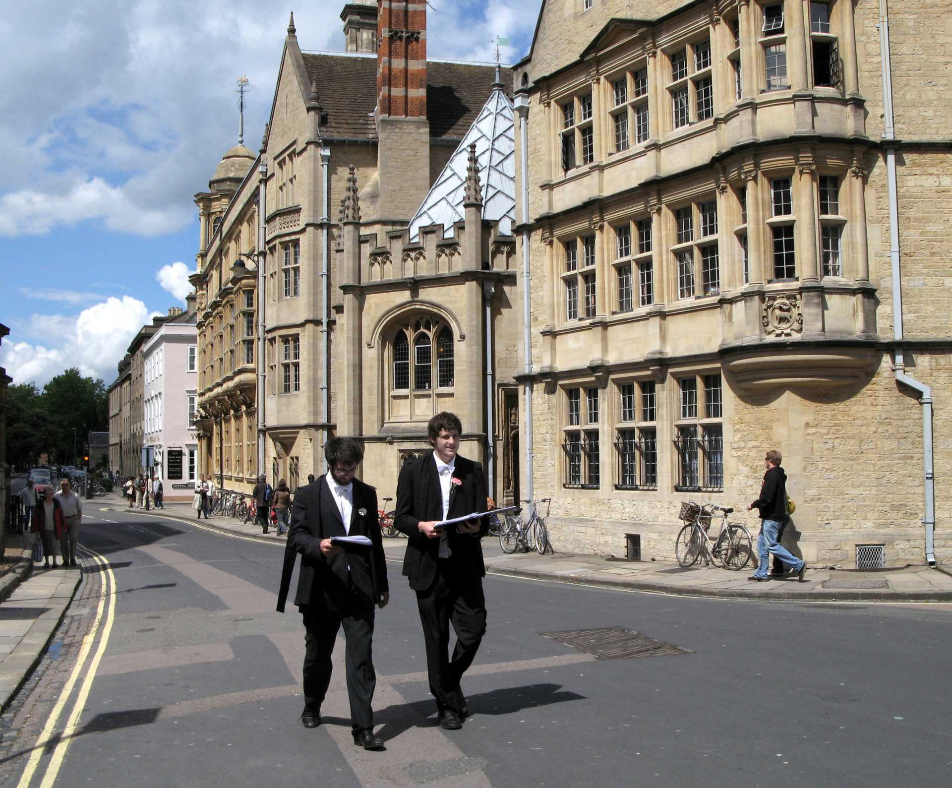 10 Reasons to Study at Oxbridge