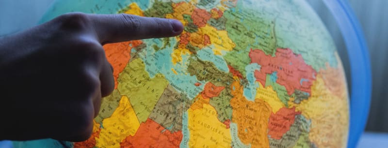 These 7 Famous People All Studied Abroad