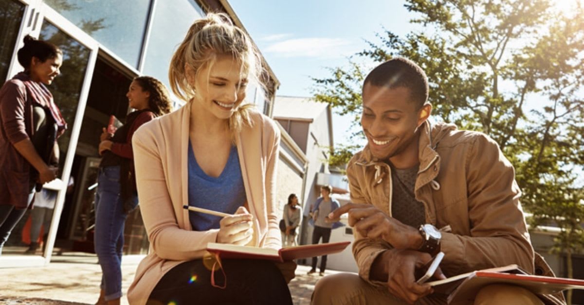 5 Reasons To Use Your University's Career Services